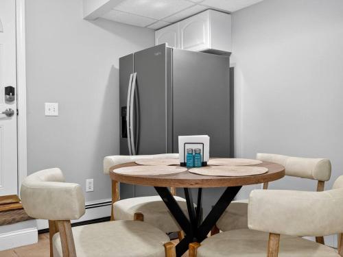 Allston 2br | Sleeps 8 + Full Kitchen - 케임브리지