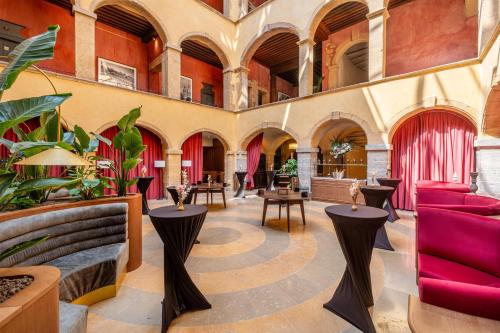 Cour Des Loges Lyon, A Radisson Collection Hotel - Lyon