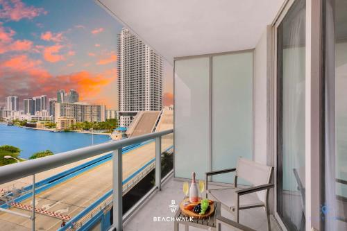 Trendy Studio With Marina View & Pool - Aventura, FL