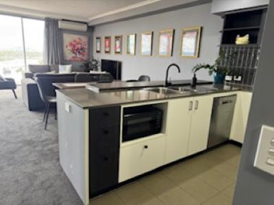 The Perfect Host @ Curtis Apartments - 글래드스턴 센트럴