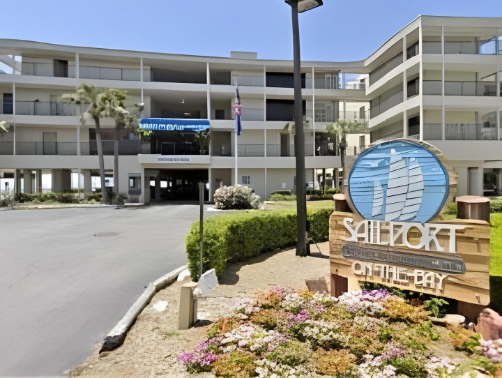 Sailport Waterfront Suites - Tampa, FL