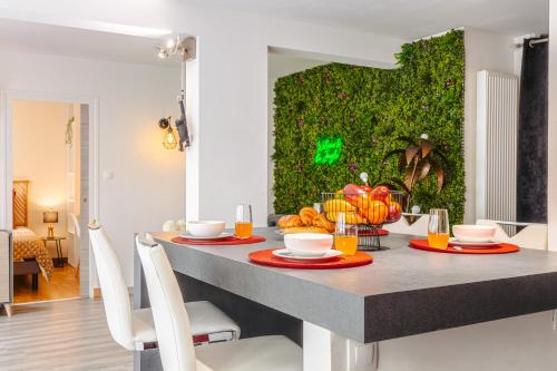 Jungle Saintaise - Appartement, Hypercentre, Fibre, Tv 4k, Parking Prive Payant - Saintes