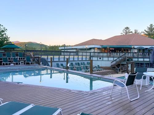 Waterville Estate Chalet Perfect For Relaxing Stays Access To Pool, Hot Tub, Gym - Campton, NH
