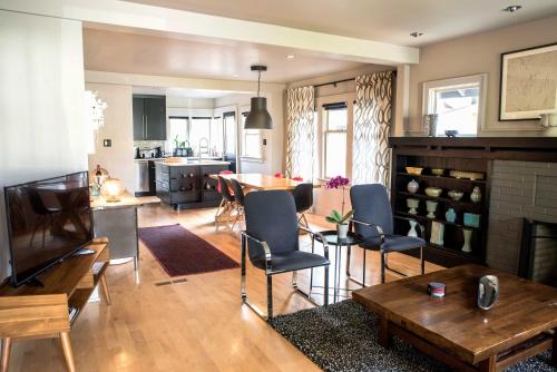 Updated Tacoma Home W/ Patio: 3 Mi To Downtown - Gig Harbor, WA