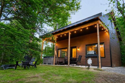 Le Pic-bois - Waterfront Chalet With Spa - Quebec City