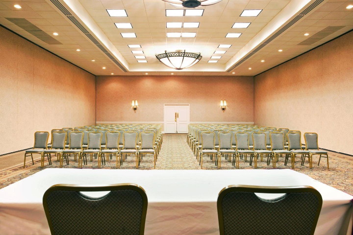 Holiday Inn Chicago Northwest/crystal Lake/convention Center By Ihg - Algonquin, IL