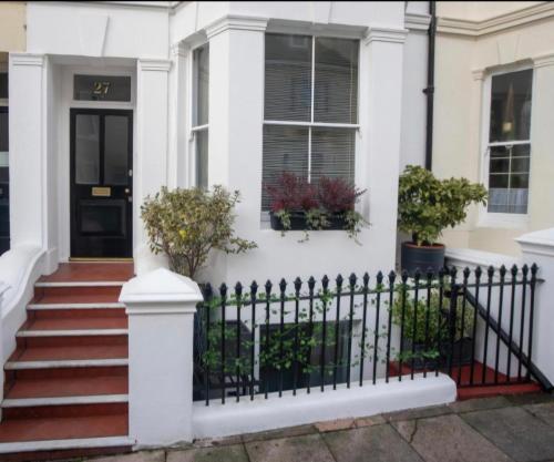 Stay@27 - Sussex