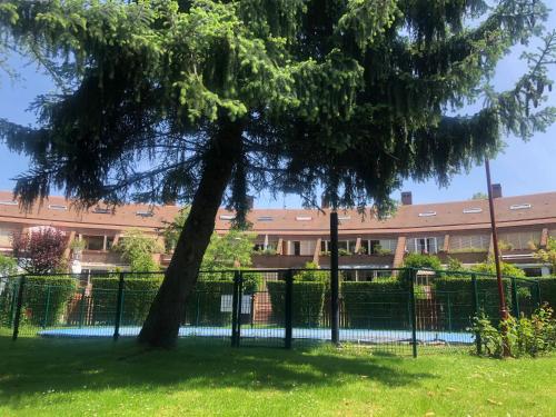 Alojamientos Castellana Jardin 1 Y 2 Parking Y Piscina Gratis!! - Burgos