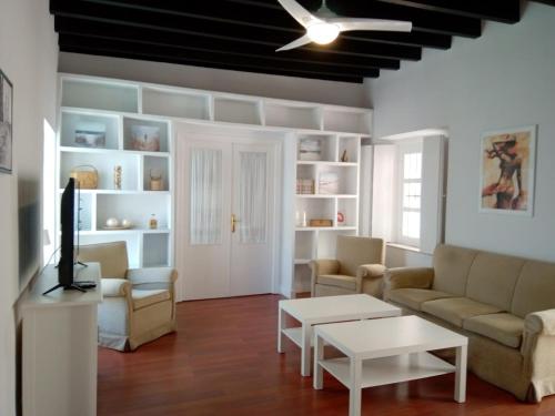 Casa Del Anticuario Apartments - Cádiz