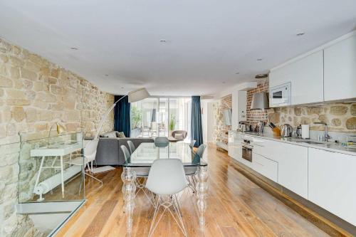 Jardin Prive - Gorgeous 3 Bed House In Le Marais - ibis Paris Avenue de la Republique