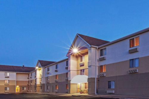 Mainstay Suites Wichita Northeast - Wichita, KS