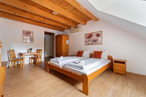 Grand Slam Panzio - Free Parking - Budapest