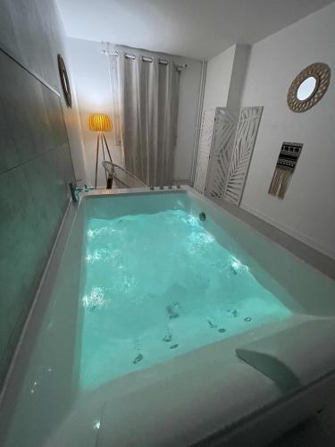 Le Chateaucreux - Cosy & Spa - Saint-Étienne
