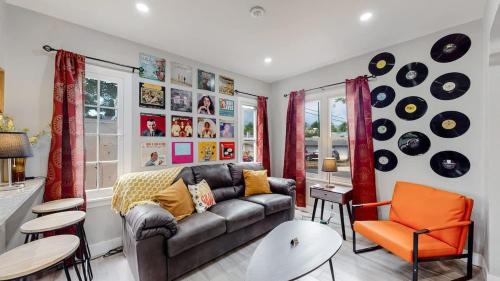 Groovy Apartment In The Heart Of The City - Denver, CO