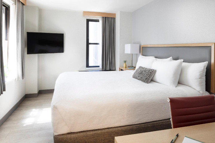 The Saint Clair Hotel - Magnificent Mile - Chicago, IL
