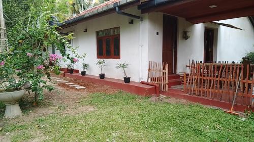 Rainbow Mountain Villa - Mirissa