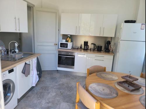 4 Logements A La Trinite Proche De Nice 15 Mn, Monaco 20 Mn Et L'italie 30 Mn 2 Chambres Et 2 Studio - Èze