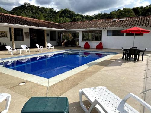 Finca San Luis En La Vega Cundinamarca Diversion Gastronomia Gourmet Y Confort Total Hasta Para 17 P - La Vega