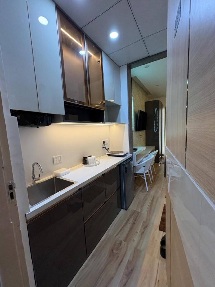 The Crown Studio A Luxury Stay - Noida