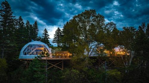 Domes Rocher Perce At Domaine Renard - Quebec