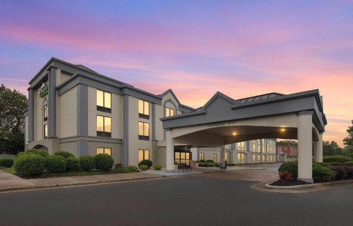 Wingate By Wyndham Greensboro/coliseum - High Point, NC