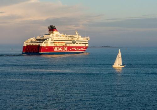 Viking Line Ferry Viking Xprs - Night Cruise From Helsinki - Helsinki