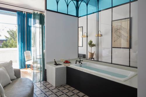 Cocorico Luxury Guest House - Porto