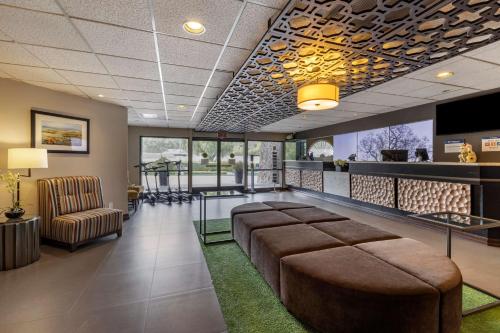 Best Western Plus Thousand Oaks Inn - Agoura Hills, CA