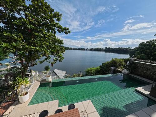 Tahum Lake Resort - 