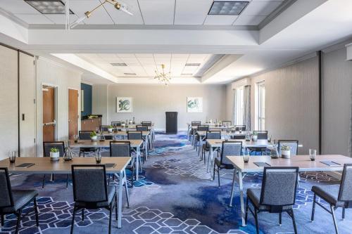 Crowne Plaza Fort Myers Gulf Coast By Ihg - Fort Myers, FL