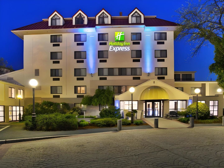 Holiday Inn Express Boston-waltham By Ihg - Burlington, MA