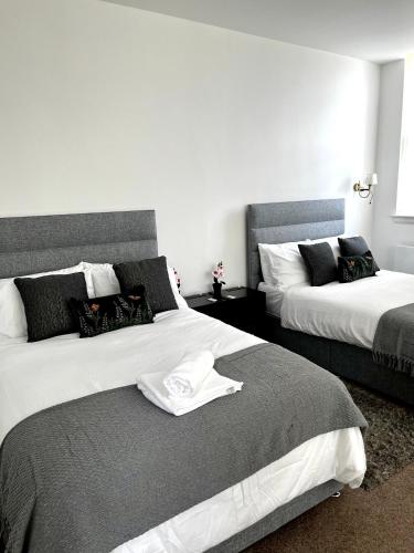 The Failsworth Collection - Stylish Apartments With Free Parking - Oldham