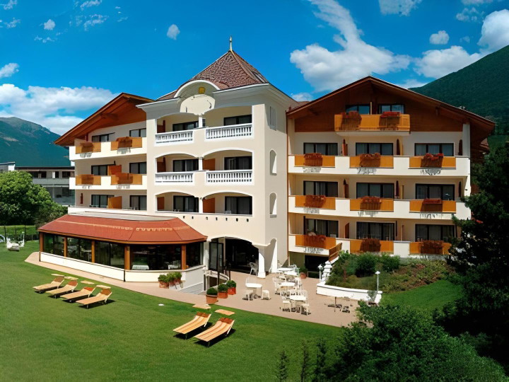 Hotel Sonnenburg - Schenna