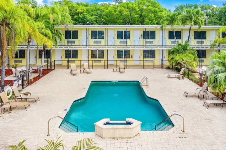 Rodeway Inn Suites - Key Largo, FL