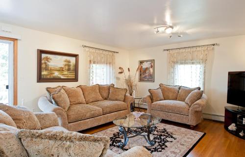 Modern Beautiful Apartment-5 Beds-full Kitchen-parking-super Clean-great For Groups - Boston, MA