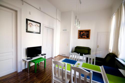Centralom Apartman - Pécs