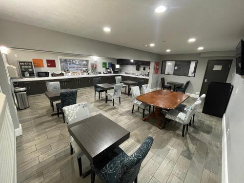 Countryside Inn & Suites Cb I80/i29. - Council Bluffs, IA