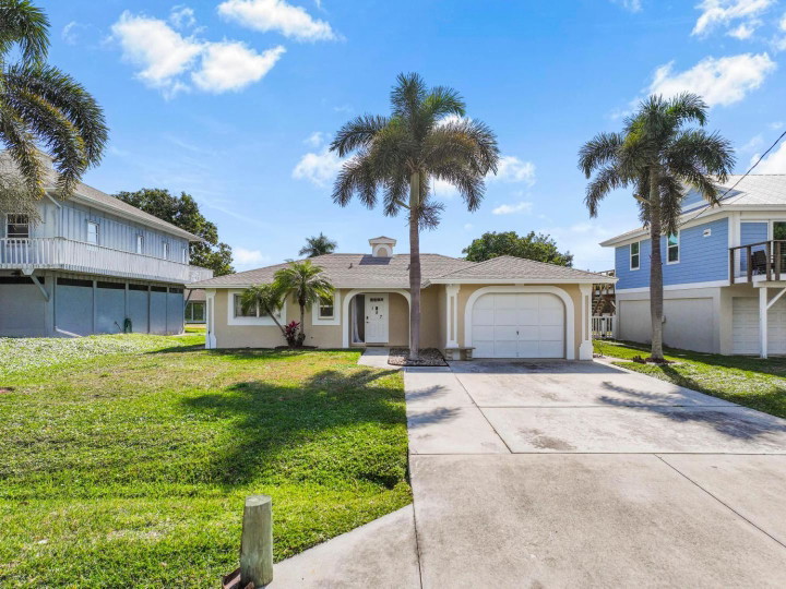 187 Tahiti Circle - Naples, FL