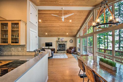 Beach Access & Views: Secluded Anderson Island Gem - Olympia, WA