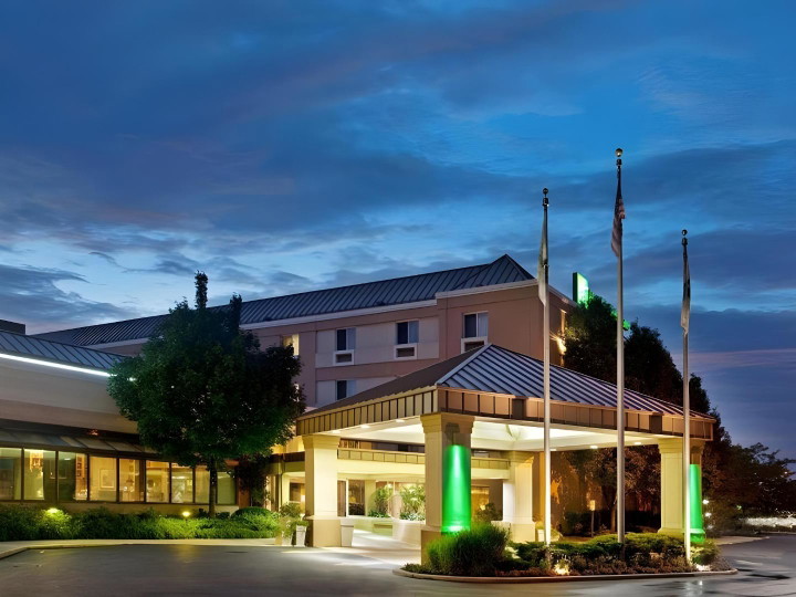 Holiday Inn & Suites Chicago-carol Stream (Wheaton) By Ihg - Wheaton, IL