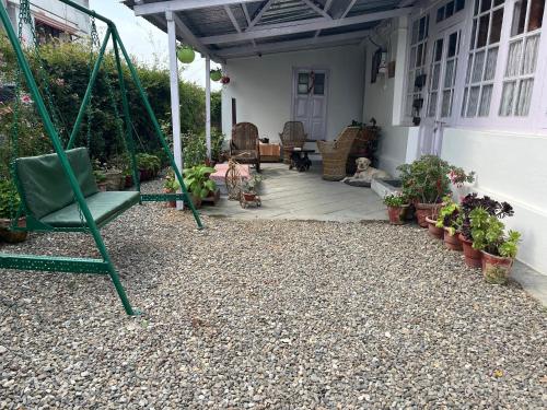 Moonwind, Two Bedroom Apartment With Sitting Room And Kitchenette - Mussoorie