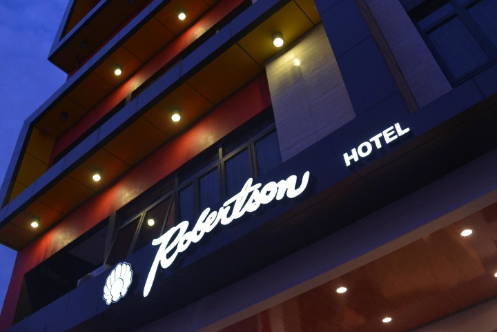 Robertson Hotel - Naga