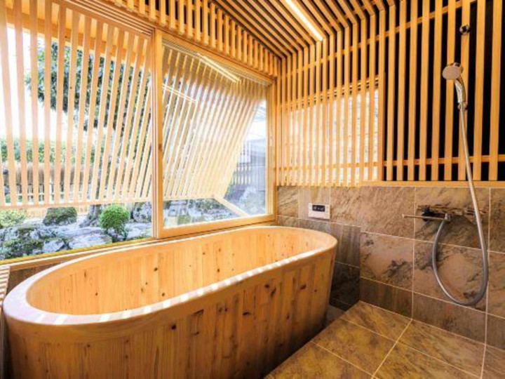 Tetsu-juro （Former Ogunis Residence） ,  Himeji Castles Back Parlor-like"400-year-old Inn" - Himeji