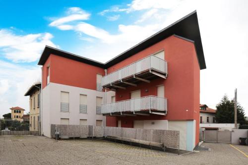 Lago & Monte Varese Apartments Near Hospital And University - Varese
