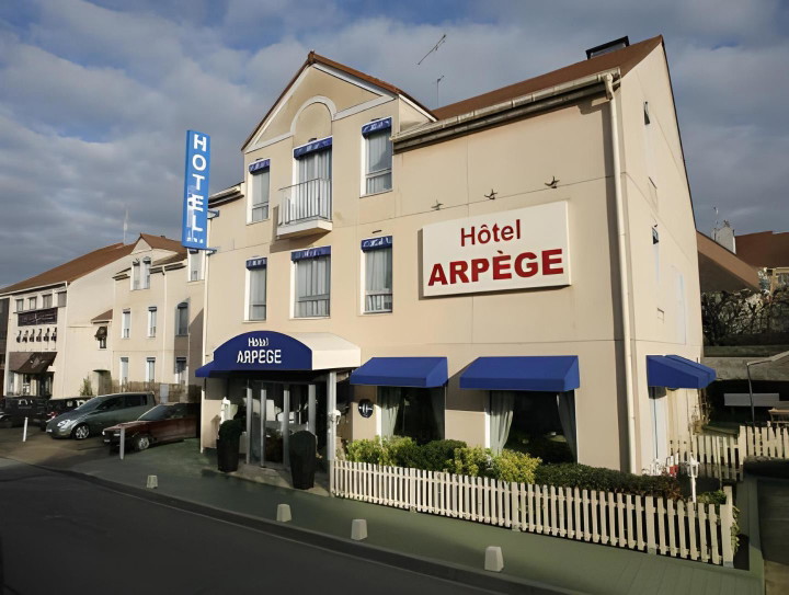 Kyriad Direct Arpajon - Arpajon