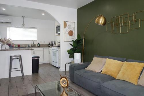 Casa Mid City - Centrally Located 1br Getaway With Private Yard - Los Angeles