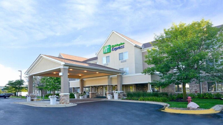 Holiday Inn Express & Suites Chicago-deerfield/lincolnshire By Ihg - Highland Park, IL