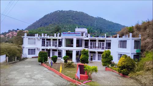 Rajvin Heavens Resort - Bhimtal