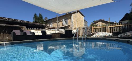 Fatfully Riverside Farm, Spa, Apartments & Rooms - Charente