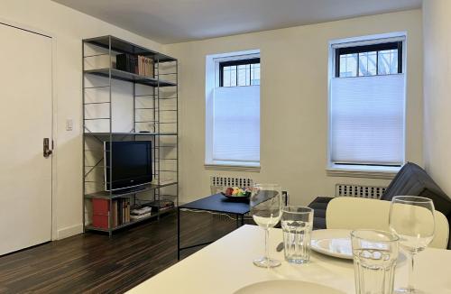 Close To All! 2-room Suite In A 1-family Townhouse - New York City